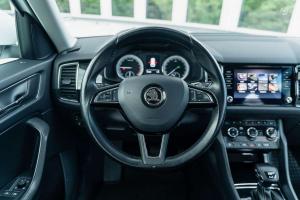 White Skoda Kodiaq 2017 in Vilnius, with an engine capacity of 1.97 L and mileage of 195 thousand km for 17990 €, photo 19 on AUTOMOTO.COM.LV
