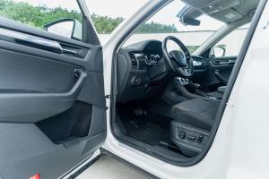 White Skoda Kodiaq 2017 in Vilnius, with an engine capacity of 1.97 L and mileage of 195 thousand km for 17990 €, photo 20 on AUTOMOTO.COM.LV