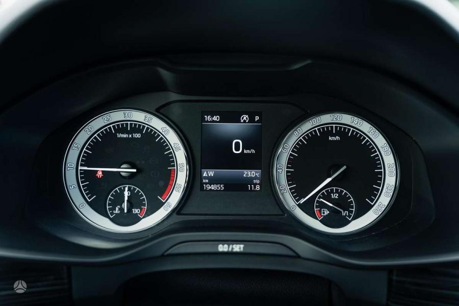 White Skoda Kodiaq 2017 in Vilnius, with an engine capacity of 1.97 L and mileage of 195 thousand km for 17990 €, photo 34 on AUTOMOTO.COM.LV