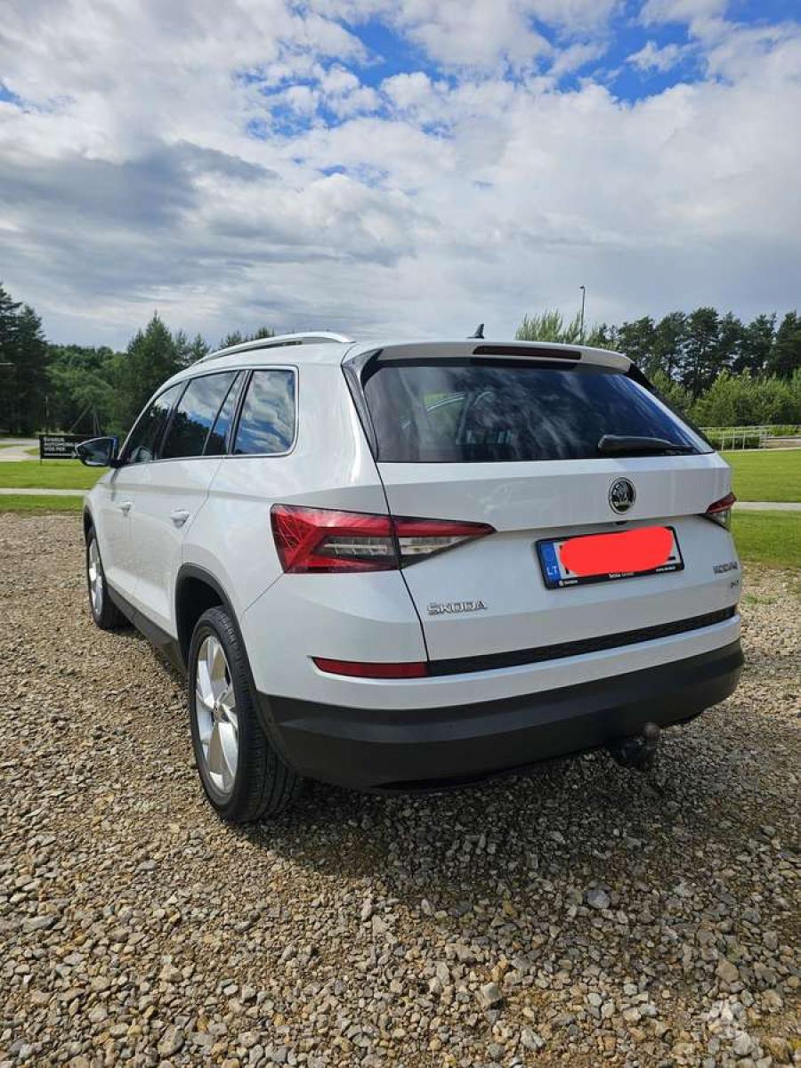 White Skoda Kodiaq 2017 in Vilnius, with an engine capacity of 1.97 L and mileage of 267 thousand km for 18900 €, photo 3 on AUTOMOTO.COM.LV