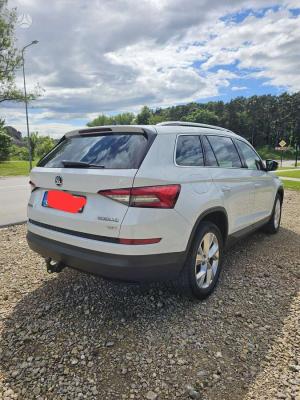 White Skoda Kodiaq 2017 in Vilnius, with an engine capacity of 1.97 L and mileage of 267 thousand km for 18900 €, photo 4 on AUTOMOTO.COM.LV