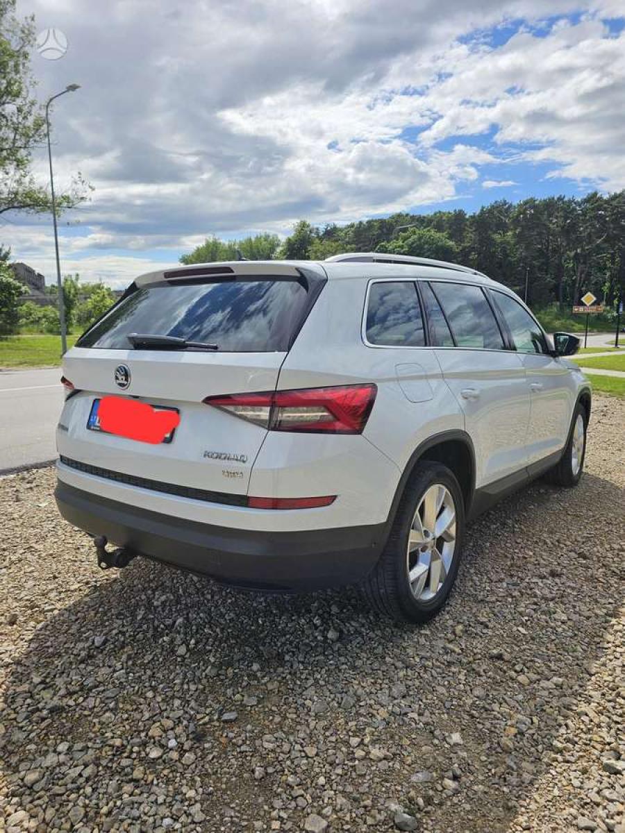 White Skoda Kodiaq 2017 in Vilnius, with an engine capacity of 1.97 L and mileage of 267 thousand km for 18900 €, photo 4 on AUTOMOTO.COM.LV