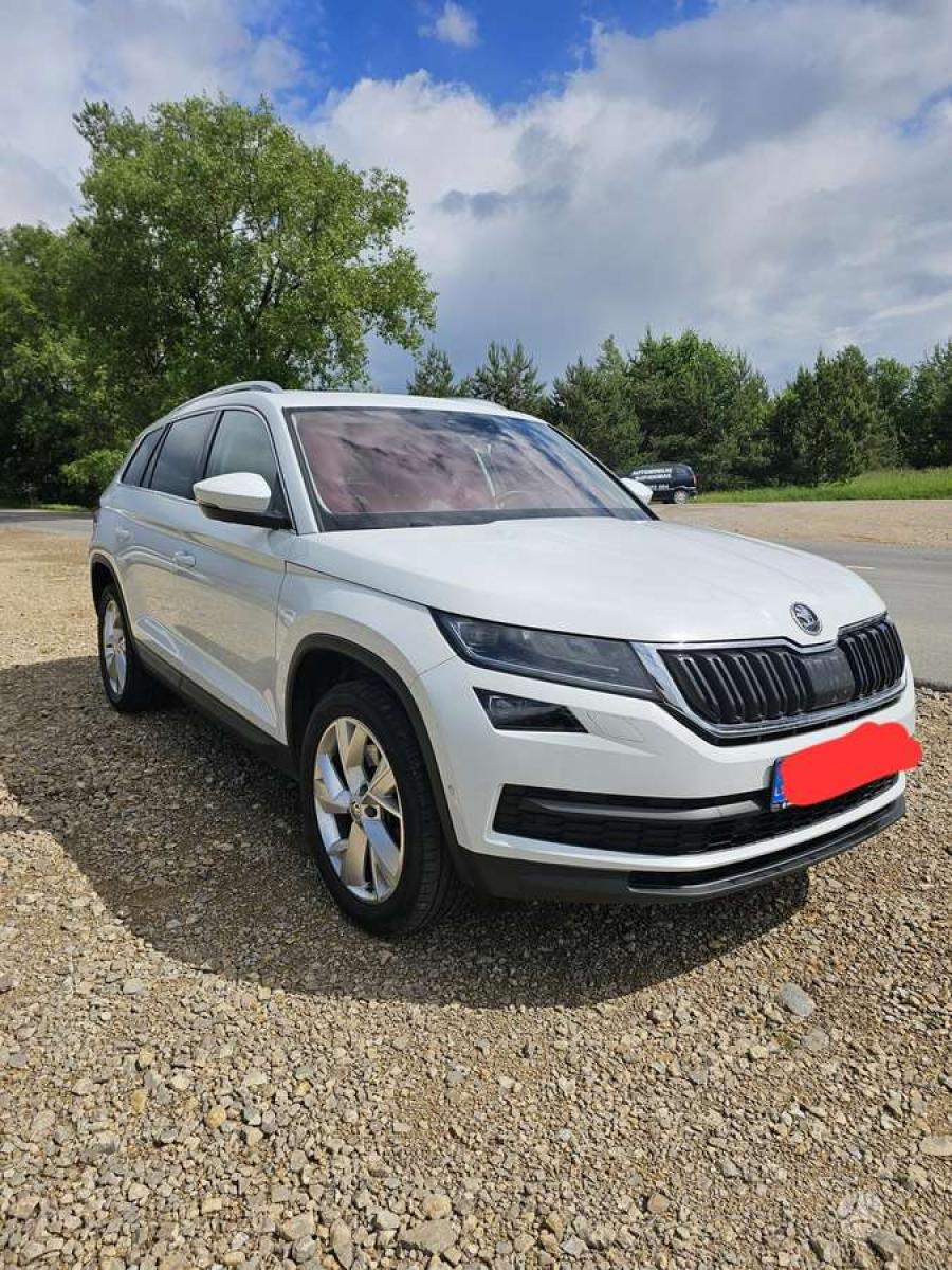 White Skoda Kodiaq 2017 in Vilnius, with an engine capacity of 1.97 L and mileage of 267 thousand km for 18900 €, photo 5 on AUTOMOTO.COM.LV