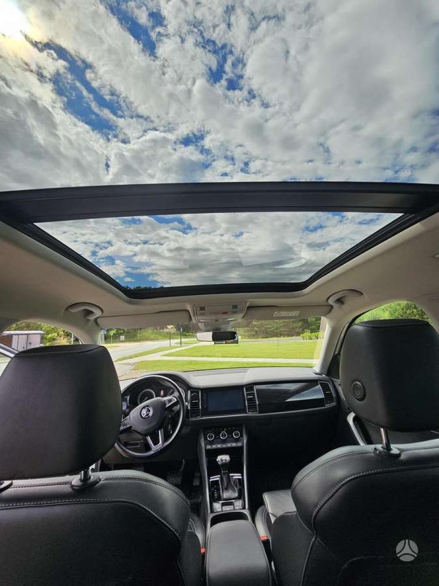 White Skoda Kodiaq 2017 in Vilnius, with an engine capacity of 1.97 L and mileage of 267 thousand km for 18900 €, photo 11 on AUTOMOTO.COM.LV