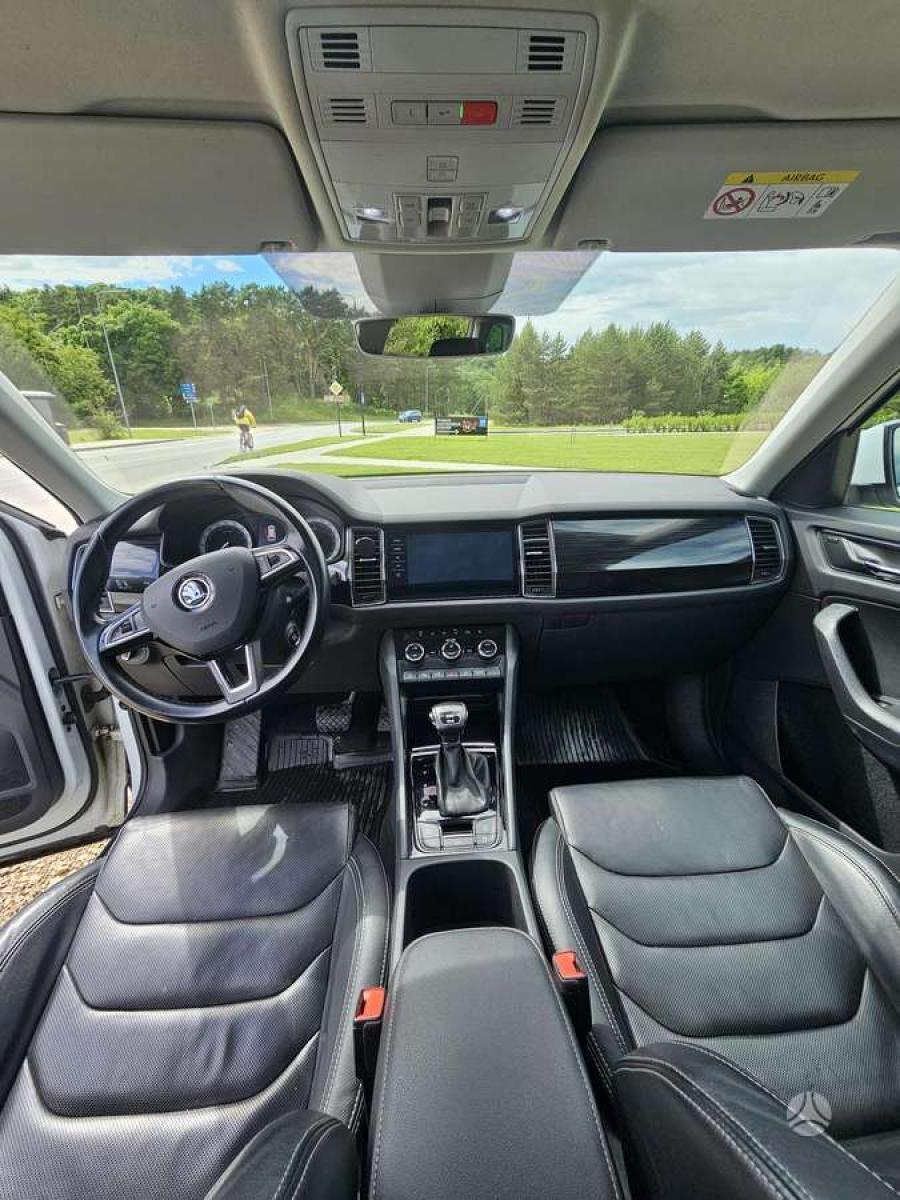 White Skoda Kodiaq 2017 in Vilnius, with an engine capacity of 1.97 L and mileage of 267 thousand km for 18900 €, photo 12 on AUTOMOTO.COM.LV