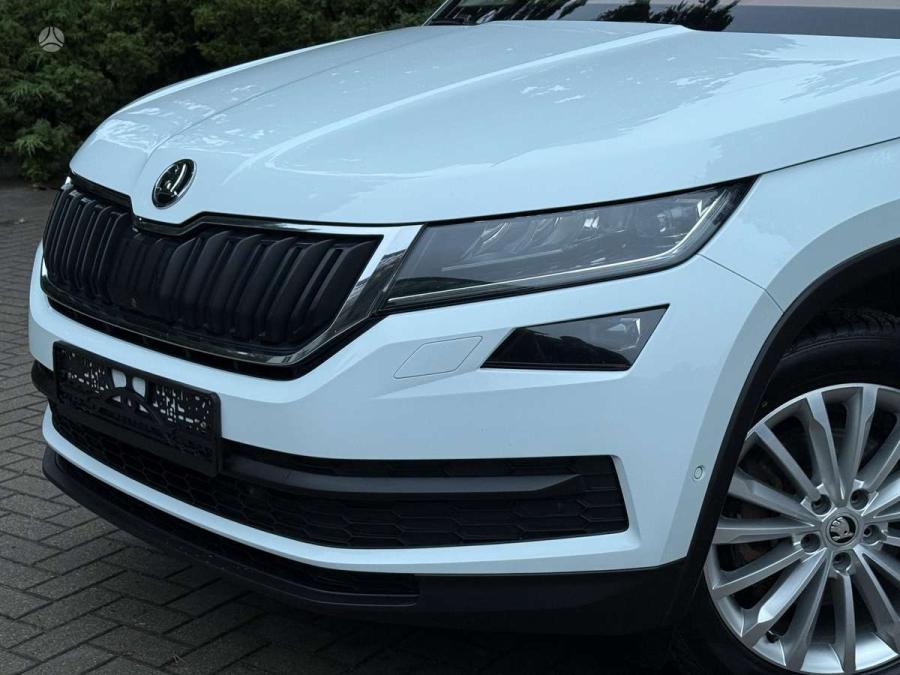 Белый Шкода Kodiaq 2017 в Пренай, объемом двигателя 1.97 л и пробегом 279 тыс. км за 16700 €, фото 4 на AUTOMOTO.COM.LV