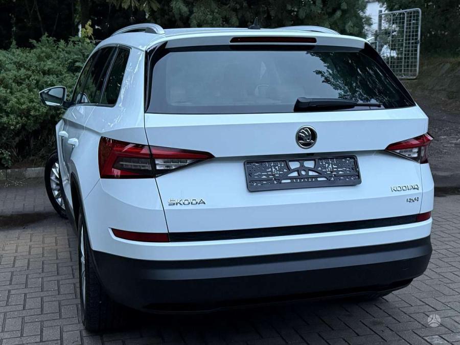 Белый Шкода Kodiaq 2017 в Пренай, объемом двигателя 1.97 л и пробегом 279 тыс. км за 16700 €, фото 16 на AUTOMOTO.COM.LV