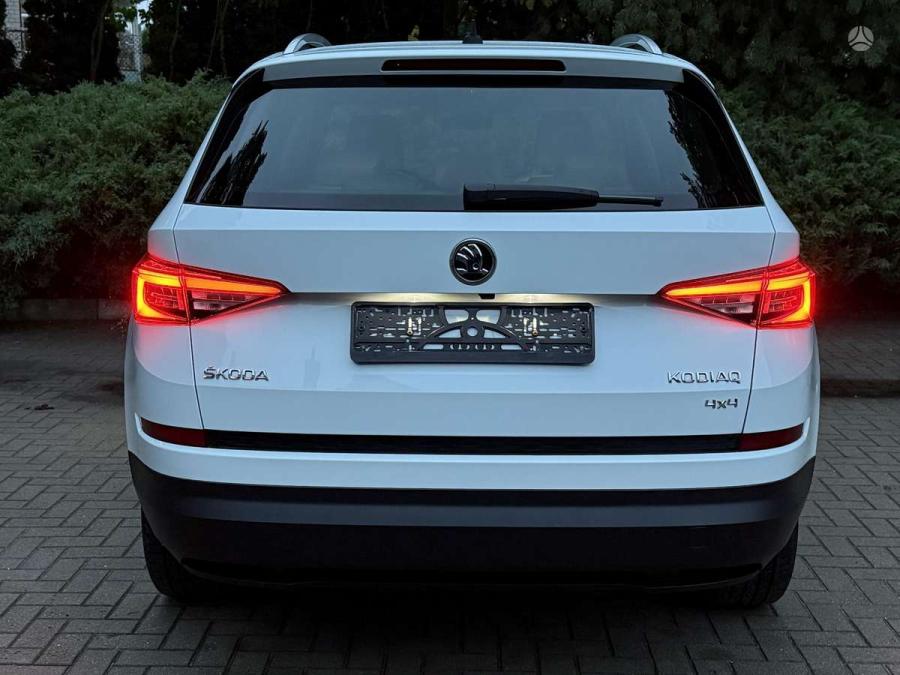 Белый Шкода Kodiaq 2017 в Пренай, объемом двигателя 1.97 л и пробегом 279 тыс. км за 16700 €, фото 18 на AUTOMOTO.COM.LV