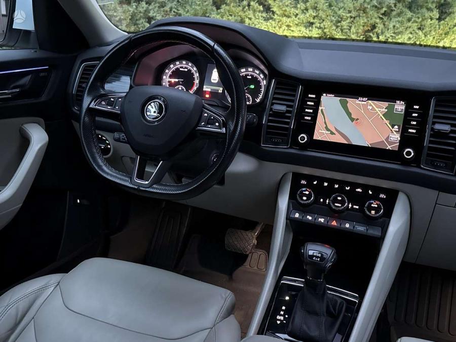 Белый Шкода Kodiaq 2017 в Пренай, объемом двигателя 1.97 л и пробегом 279 тыс. км за 16700 €, фото 31 на AUTOMOTO.COM.LV