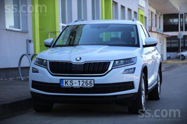 White Skoda Kodiaq 2017 in Riga, with an engine capacity of 2.00 L and mileage of 225 thousand km for 15995 €, photo 1 on AUTOMOTO.COM.LV