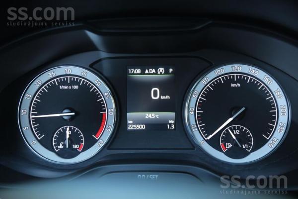 White Skoda Kodiaq 2017 in Riga, with an engine capacity of 2.00 L and mileage of 225 thousand km for 15995 €, photo 7 on AUTOMOTO.COM.LV