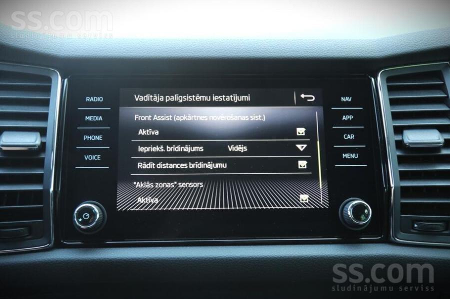 Balts Skoda Kodiaq 2017 Rīga, ar dzinēja tilpumu 2.00 L un nobraukumu 225 tūkst. km par 15995 €, foto 24 vietnē AUTOMOTO.COM.LV