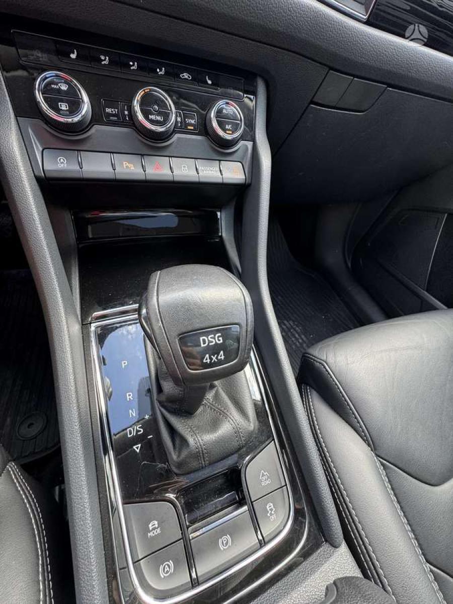 Белый Шкода Kodiaq 2017 в Каунас, объемом двигателя 1.97 л и пробегом 221 тыс. км за 17450 €, фото 17 на AUTOMOTO.COM.LV