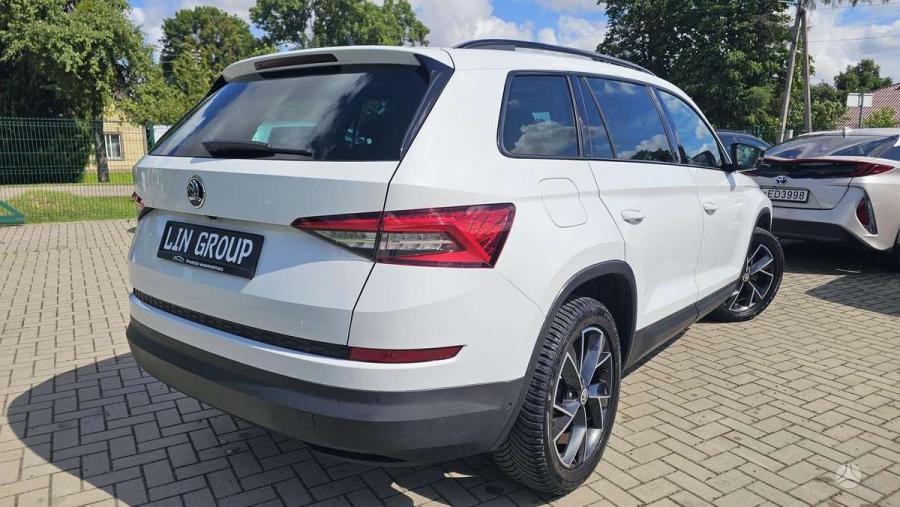 Белый Шкода Kodiaq 2017 в Пренай, объемом двигателя 1.40 л и пробегом 198 тыс. км за 16799 €, фото 8 на AUTOMOTO.COM.LV