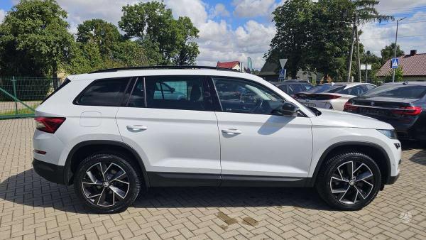 White Skoda Kodiaq 2017 in Prienai, with an engine capacity of 1.40 L and mileage of 198 thousand km for 16799 €, photo 8 on AUTOMOTO.COM.LV