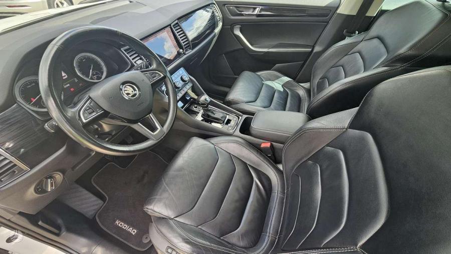 Белый Шкода Kodiaq 2017 в Пренай, объемом двигателя 1.40 л и пробегом 198 тыс. км за 16799 €, фото 16 на AUTOMOTO.COM.LV