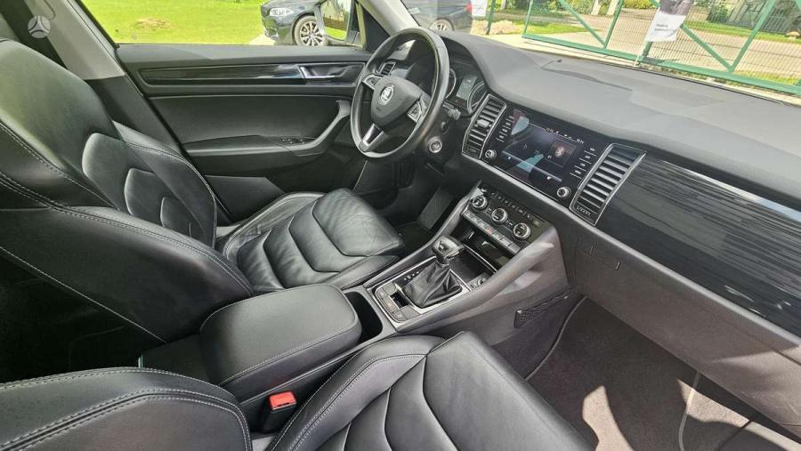 Белый Шкода Kodiaq 2017 в Пренай, объемом двигателя 1.40 л и пробегом 198 тыс. км за 16799 €, фото 18 на AUTOMOTO.COM.LV