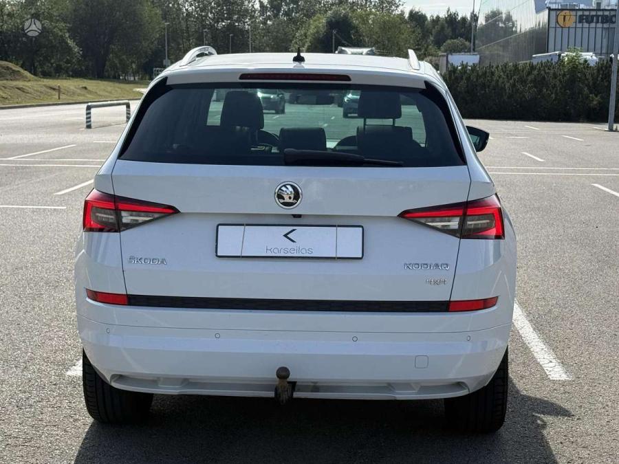 White Skoda Kodiaq 2017 in Siauliai, with an engine capacity of 1.97 L and mileage of 341 thousand km for 14129 €, photo 6 on AUTOMOTO.COM.LV