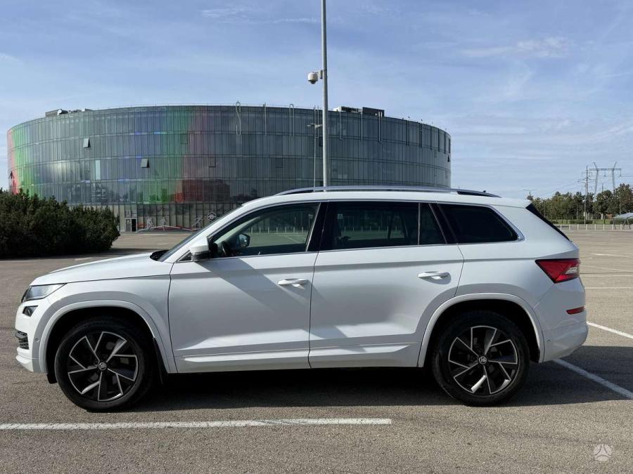 White Skoda Kodiaq 2017 in Siauliai, with an engine capacity of 1.97 L and mileage of 341 thousand km for 14129 €, photo 8 on AUTOMOTO.COM.LV