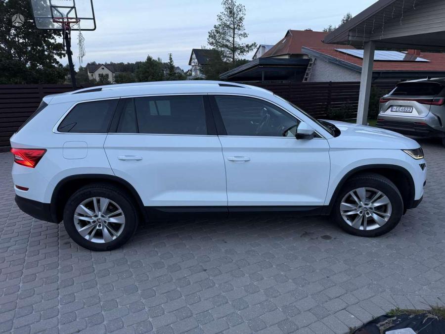 Белый Шкода Kodiaq 2017 в Вевис, объемом двигателя 1.97 л и пробегом 237 тыс. км за 17450 €, фото 5 на AUTOMOTO.COM.LV