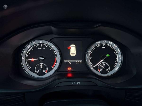 Белый Шкода Kodiaq 2017 в Вевис, объемом двигателя 1.97 л и пробегом 237 тыс. км за 17450 €, фото 6 на AUTOMOTO.COM.LV
