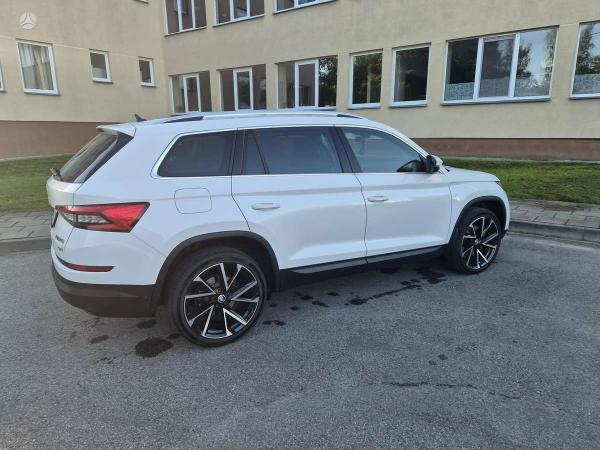 White Skoda Kodiaq 2017 in Alytus, with an engine capacity of 1.97 L and mileage of 327 thousand km for 15300 €, photo 4 on AUTOMOTO.COM.LV