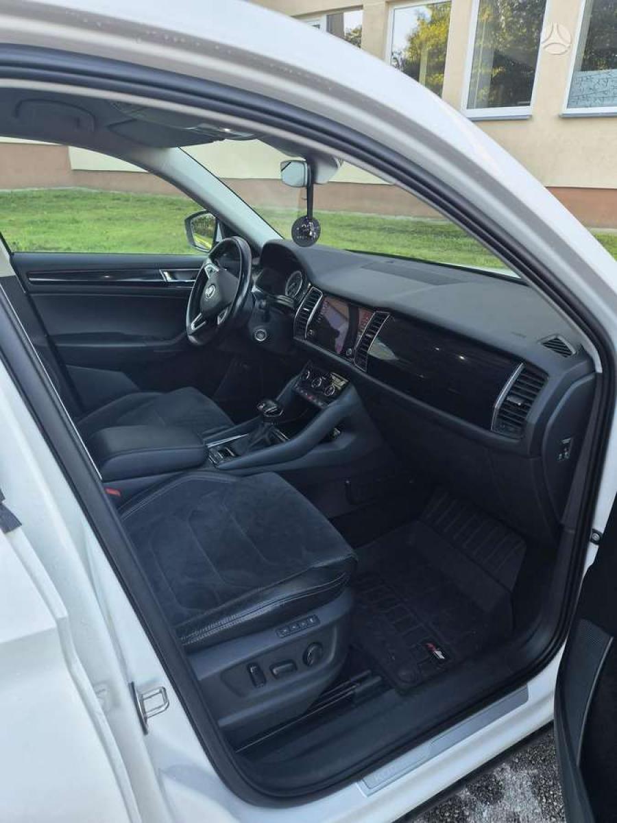 White Skoda Kodiaq 2017 in Alytus, with an engine capacity of 1.97 L and mileage of 327 thousand km for 15300 €, photo 7 on AUTOMOTO.COM.LV