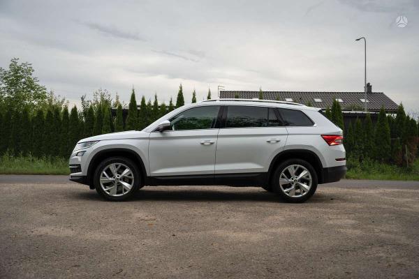 White Skoda Kodiaq 2017 in Elektrenai, with an engine capacity of 1.97 L and mileage of 213 thousand km for 16950 €, photo 5 on AUTOMOTO.COM.LV