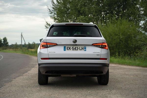 White Skoda Kodiaq 2017 in Elektrenai, with an engine capacity of 1.97 L and mileage of 213 thousand km for 16950 €, photo 7 on AUTOMOTO.COM.LV