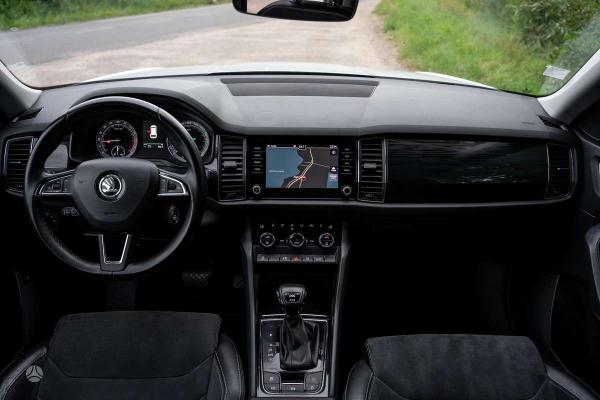 White Skoda Kodiaq 2017 in Elektrenai, with an engine capacity of 1.97 L and mileage of 213 thousand km for 16950 €, photo 10 on AUTOMOTO.COM.LV