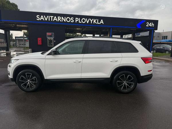 White Skoda Kodiaq 2017 in Klaipeda, with an engine capacity of 1.97 L and mileage of 184 thousand km for 16600 €, photo 1 on AUTOMOTO.COM.LV