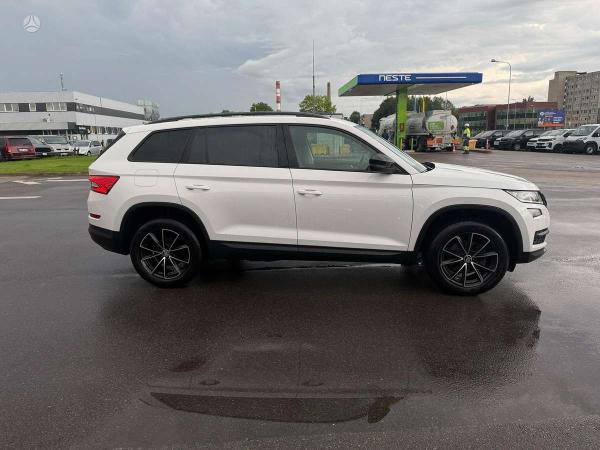 White Skoda Kodiaq 2017 in Klaipeda, with an engine capacity of 1.97 L and mileage of 184 thousand km for 16600 €, photo 3 on AUTOMOTO.COM.LV