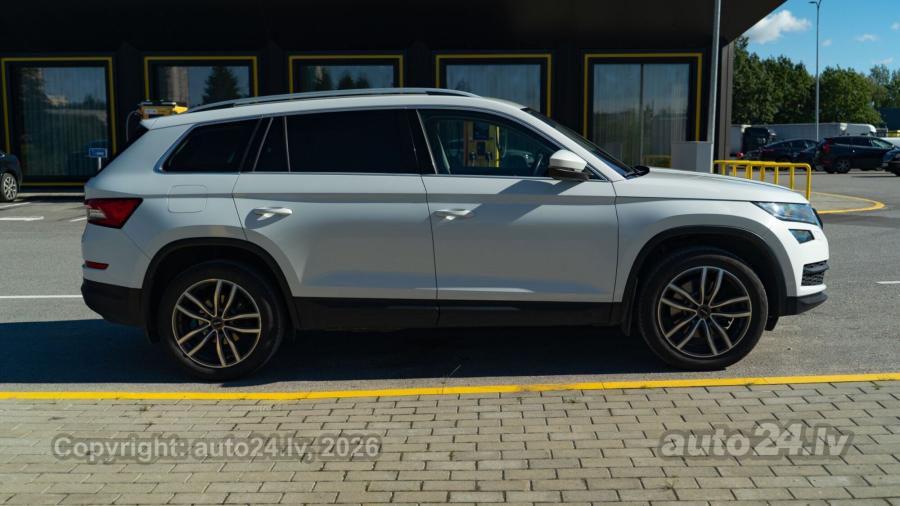 Balts Skoda Kodiaq 2017 Tallina, ar dzinēja tilpumu 2.00 L un nobraukumu 123 tūkst. km par 21500 €, foto 9 vietnē AUTOMOTO.COM.LV