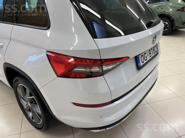 White Skoda Kodiaq 2018 in Riga, with an engine capacity of 2.00 L and mileage of 73 thousand km for 25500 €, photo 7 on AUTOMOTO.COM.LV