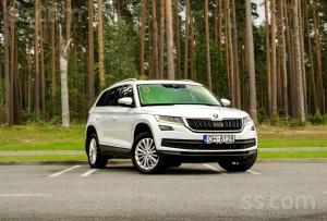 Белый Шкода Kodiaq 2018 в Рига, объемом двигателя 2.00 л и пробегом 293 тыс. км за 19590 €, фото 2 на AUTOMOTO.COM.LV