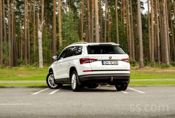 White Skoda Kodiaq 2018 in Riga, with an engine capacity of 2.00 L and mileage of 293 thousand km for 19590 €, photo 7 on AUTOMOTO.COM.LV