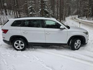 White Skoda Kodiaq 2018 in Vilnius, with an engine capacity of 1.97 L and mileage of 250 thousand km for 15750 €, photo 3 on AUTOMOTO.COM.LV