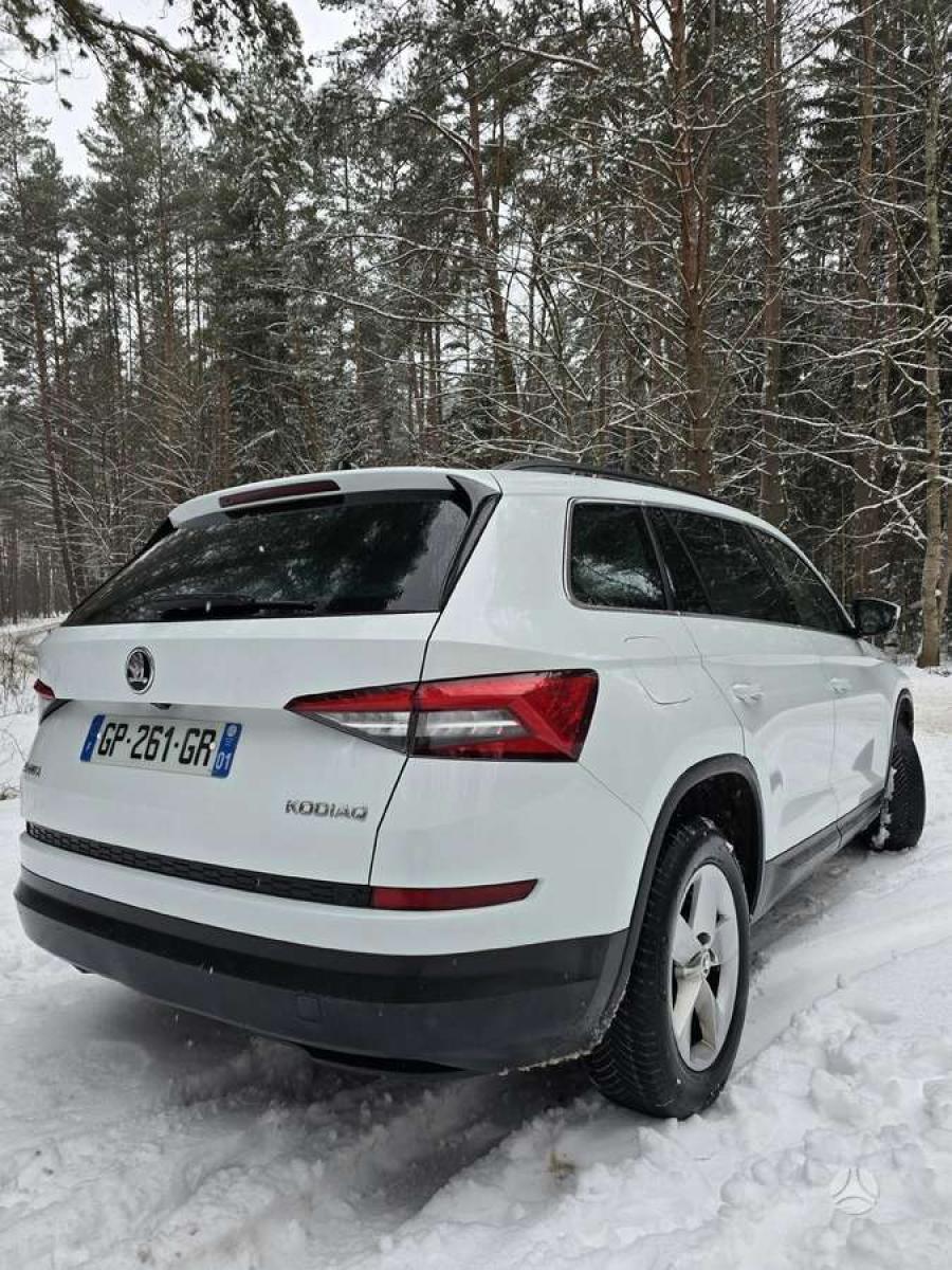 White Skoda Kodiaq 2018 in Vilnius, with an engine capacity of 1.97 L and mileage of 250 thousand km for 15750 €, photo 4 on AUTOMOTO.COM.LV