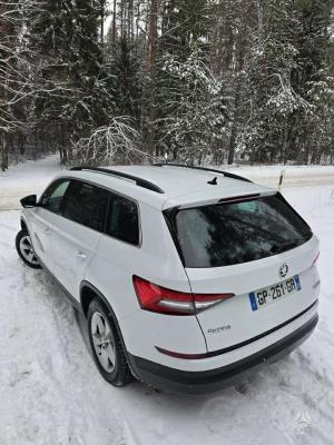 White Skoda Kodiaq 2018 in Vilnius, with an engine capacity of 1.97 L and mileage of 250 thousand km for 15750 €, photo 6 on AUTOMOTO.COM.LV
