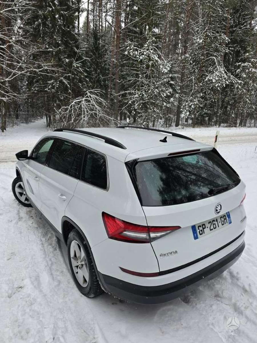 White Skoda Kodiaq 2018 in Vilnius, with an engine capacity of 1.97 L and mileage of 250 thousand km for 15750 €, photo 6 on AUTOMOTO.COM.LV
