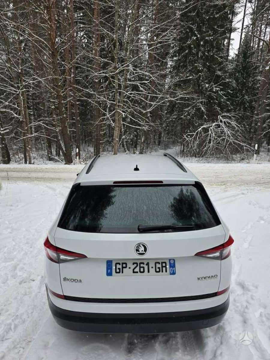 White Skoda Kodiaq 2018 in Vilnius, with an engine capacity of 1.97 L and mileage of 250 thousand km for 15750 €, photo 10 on AUTOMOTO.COM.LV