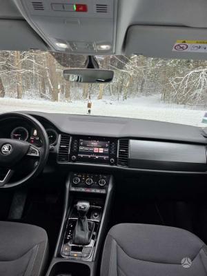 White Skoda Kodiaq 2018 in Vilnius, with an engine capacity of 1.97 L and mileage of 250 thousand km for 15750 €, photo 17 on AUTOMOTO.COM.LV