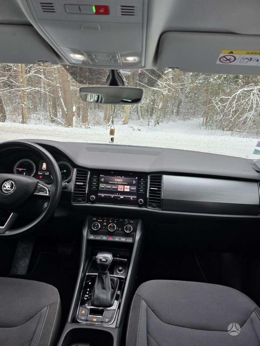 White Skoda Kodiaq 2018 in Vilnius, with an engine capacity of 1.97 L and mileage of 250 thousand km for 15750 €, photo 17 on AUTOMOTO.COM.LV