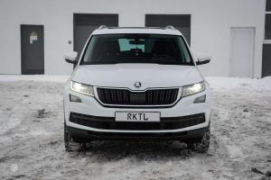 White Skoda Kodiaq 2018 in Elektrenai, with an engine capacity of 1.97 L and mileage of 238 thousand km for 17400 €, photo 2 on AUTOMOTO.COM.LV