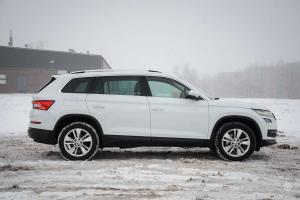 White Skoda Kodiaq 2018 in Elektrenai, with an engine capacity of 1.97 L and mileage of 238 thousand km for 17400 €, photo 4 on AUTOMOTO.COM.LV