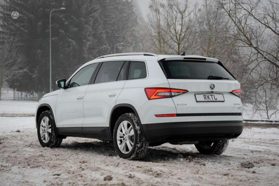 White Skoda Kodiaq 2018 in Elektrenai, with an engine capacity of 1.97 L and mileage of 238 thousand km for 17400 €, photo 7 on AUTOMOTO.COM.LV