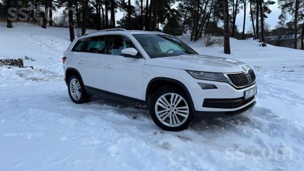 White Skoda Kodiaq 2018 in Ventspils, with an engine capacity of 2.00 L and mileage of 239 thousand km for 18150 €, photo 5 on AUTOMOTO.COM.LV