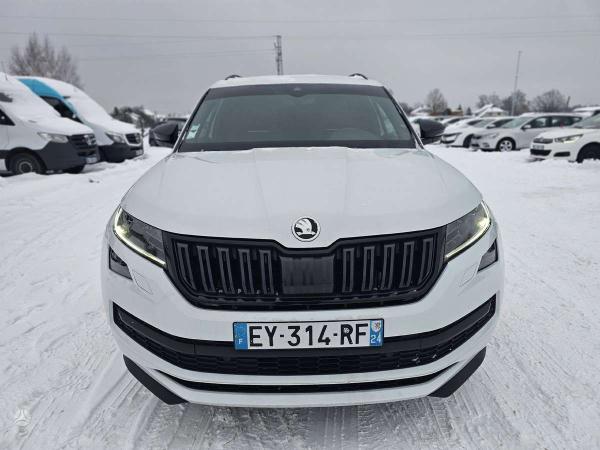 White Skoda Kodiaq 2018 in Taurage, with an engine capacity of 2.00 L and mileage of 328 thousand km for 14200 €, photo 2 on AUTOMOTO.COM.LV