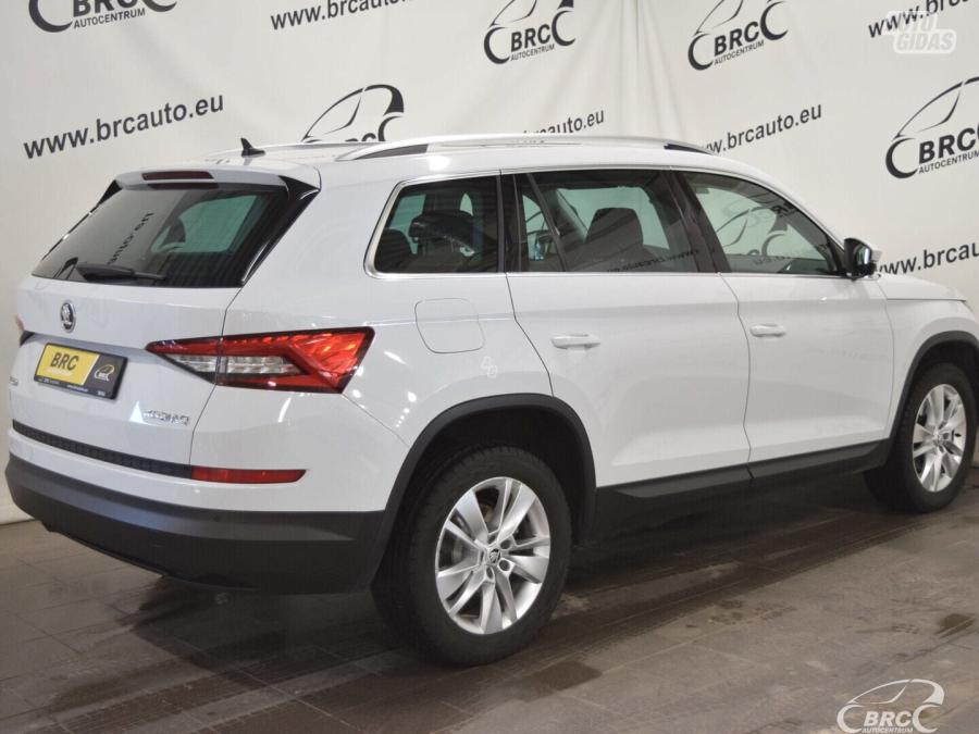 White Skoda Kodiaq 2018 in Riga, with an engine capacity of 2.00 L and mileage of 142 thousand km for 19900 €, photo 2 on AUTOMOTO.COM.LV