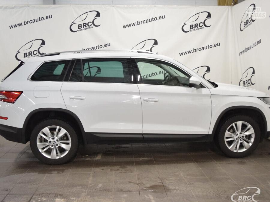 White Skoda Kodiaq 2018 in Riga, with an engine capacity of 2.00 L and mileage of 142 thousand km for 19900 €, photo 31 on AUTOMOTO.COM.LV